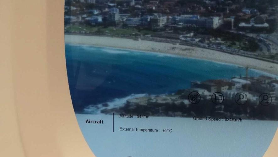 Dimmable Windows Double as Displays | Aviation International News