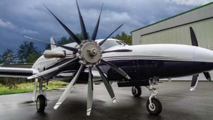 MT Flight Tests 11-blade Propeller on Piper Cheyenne Turboprop ...