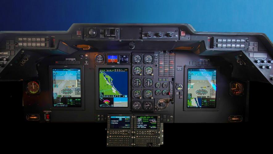Universal Avionics InSight STC'd in 800-series Hawkers | Aviation ...