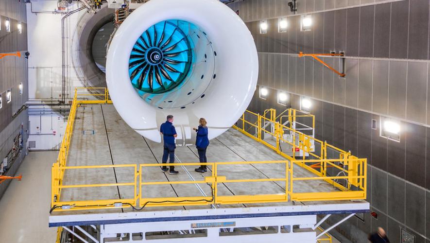 Rolls-Royce Says UltraFan Engine is ‘Bristling’ with New Technology ...