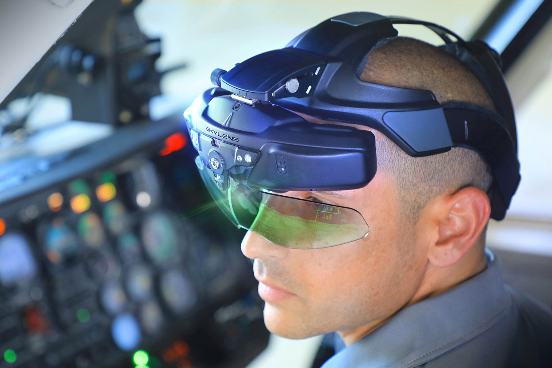 Universal Avionics Awarded $33M Contract on Boeing 737NG | AIN