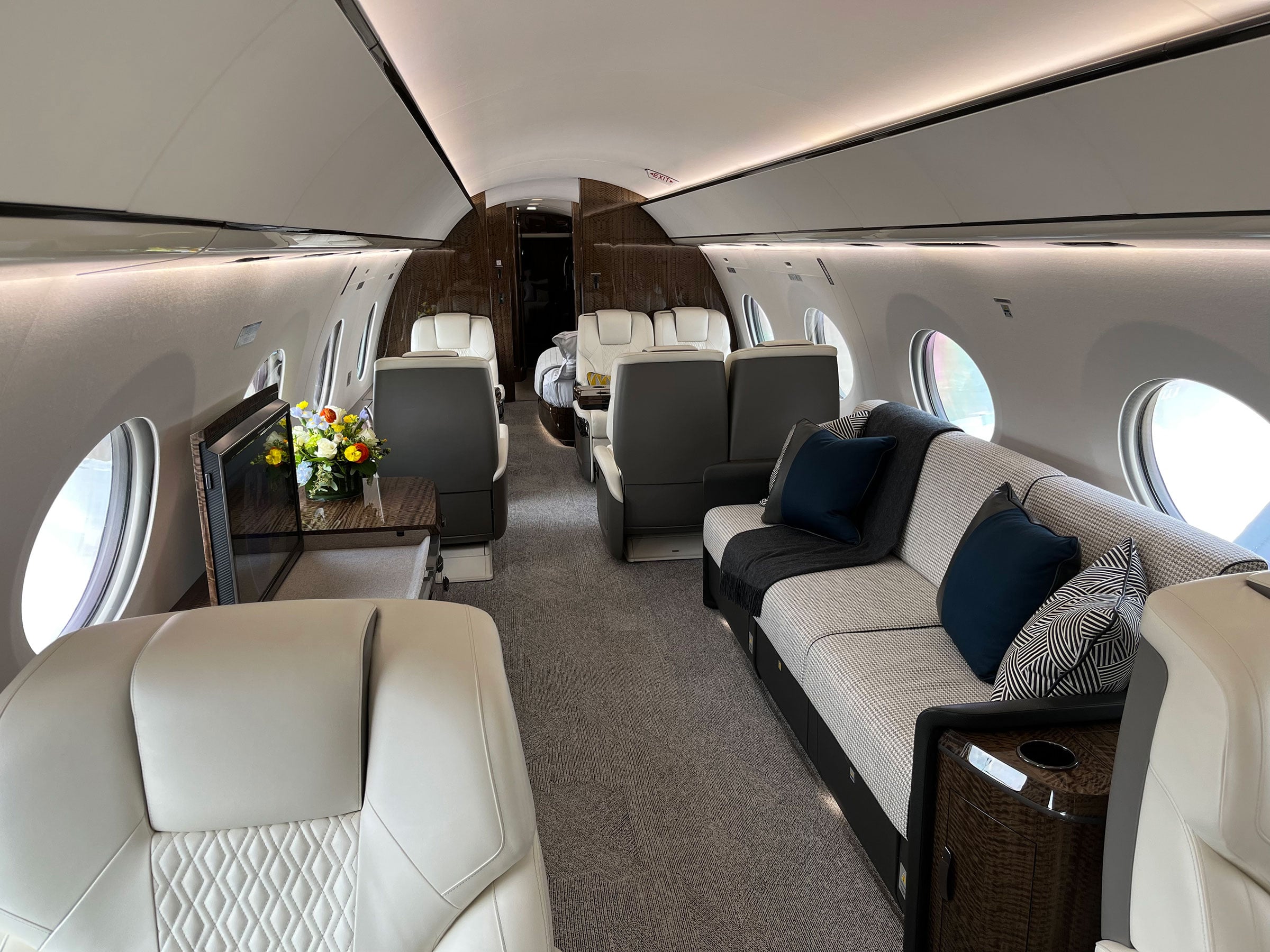 Outfitted G700s Leads Full Gulfstream Fleet on Display | Aviation ...