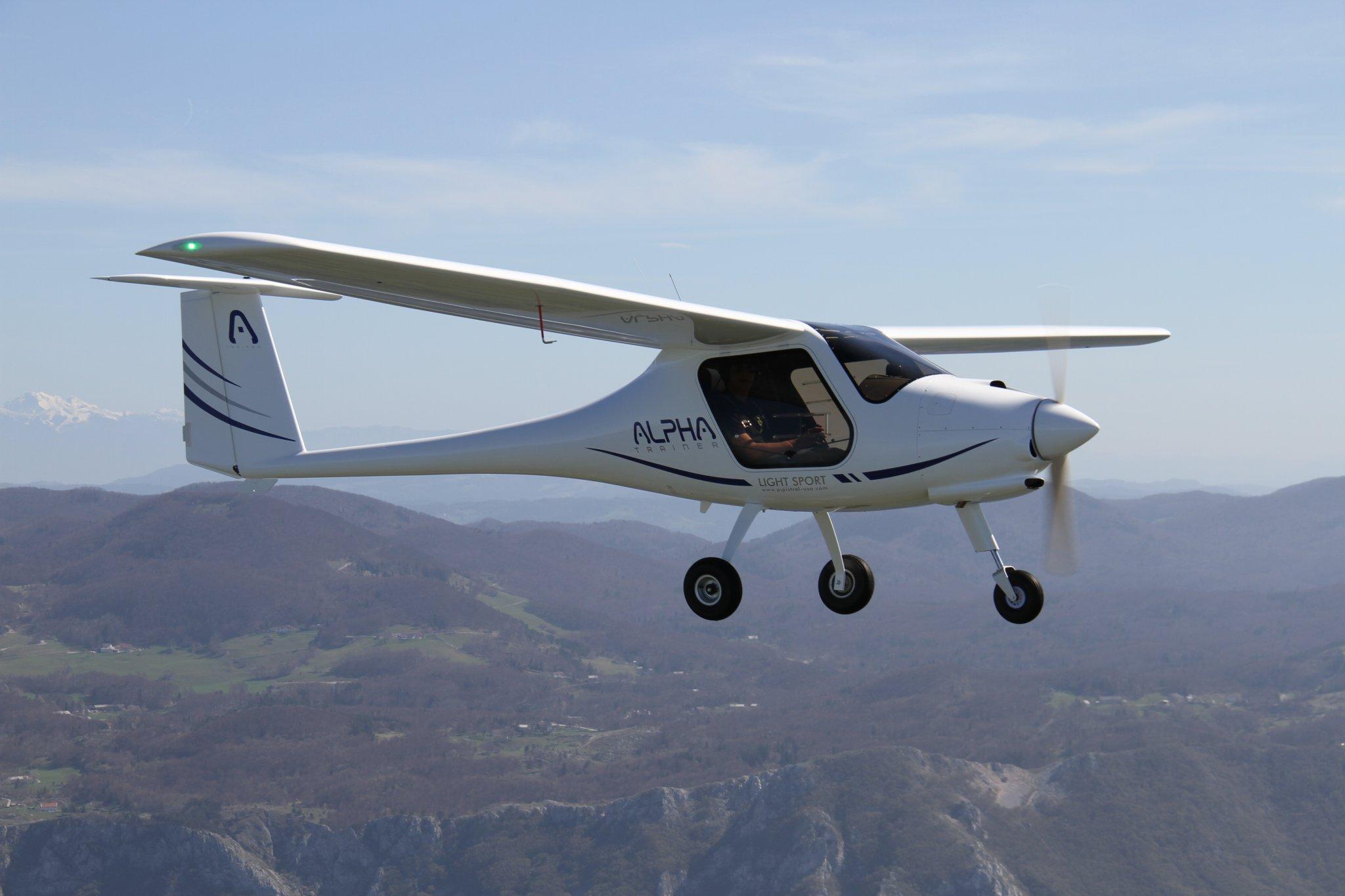 AINsight: The 1,500-hour Rule is Ridiculous | Aviation International News